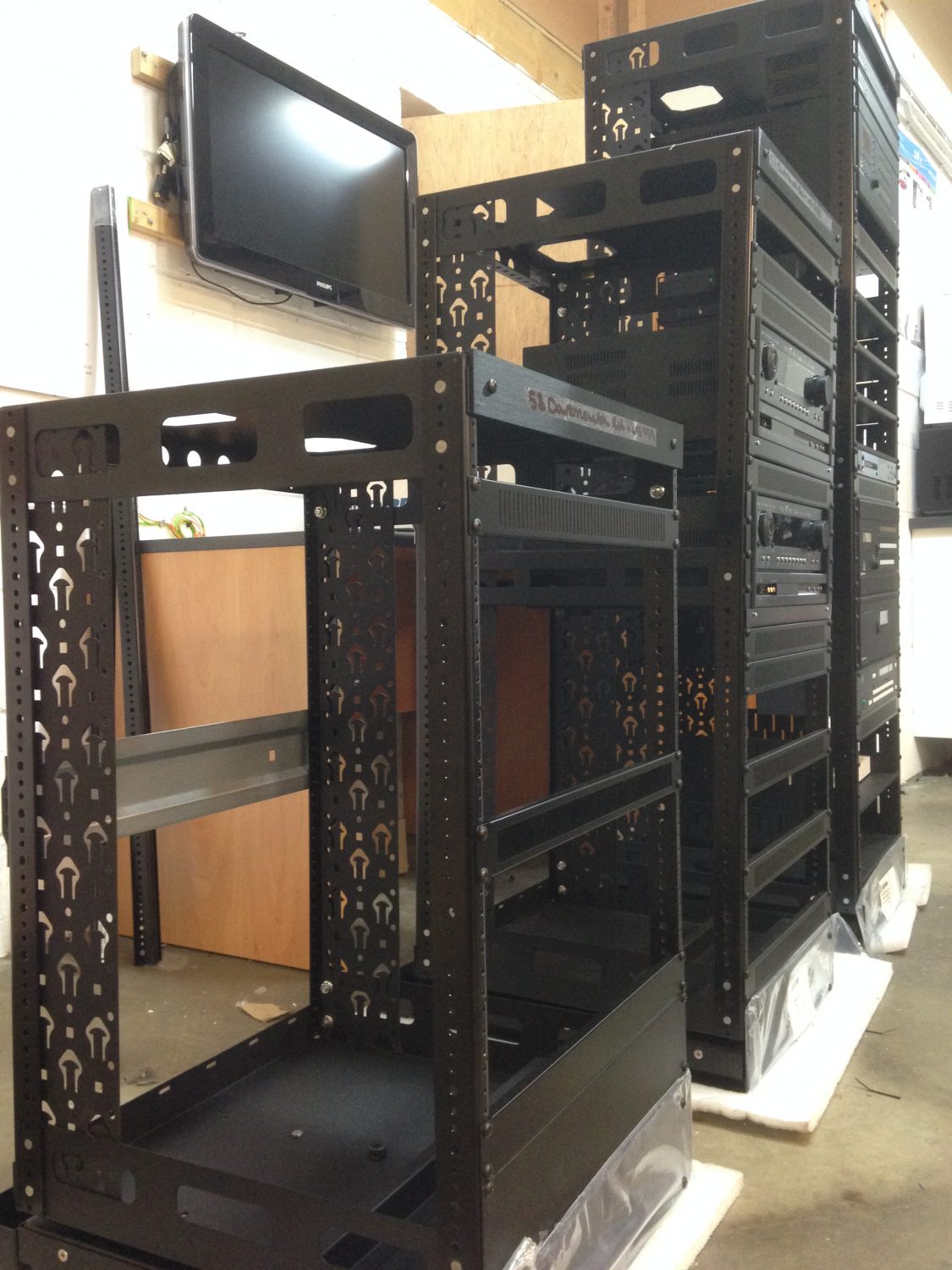 Visualization_resi_rack_build_x3_systems - Essential Install