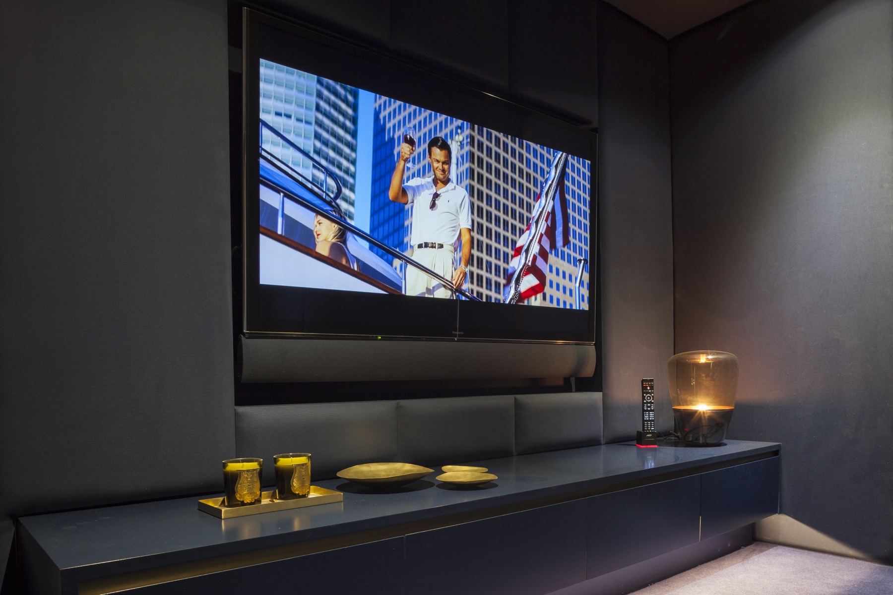 Redline and Artison: Soundbar Superstars! - Essential Install