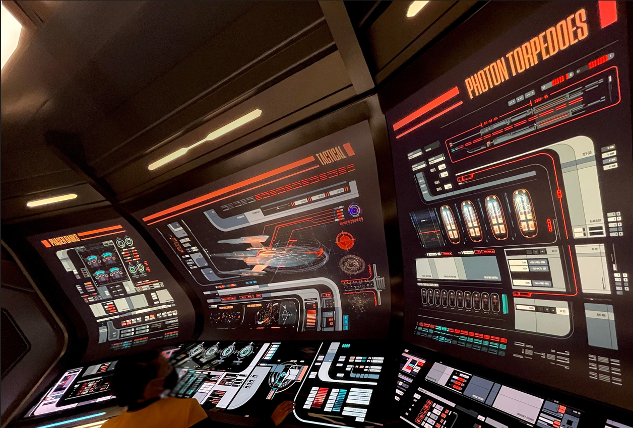 Screen Innovations showcases FlexGlass bendable rear-projection screen