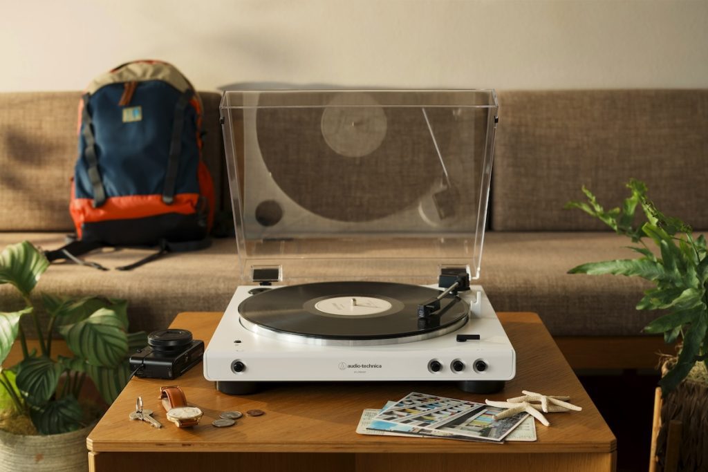 Vintage style, cutting-edge tech: LEAK’s Stereo 230 integrated amplifier