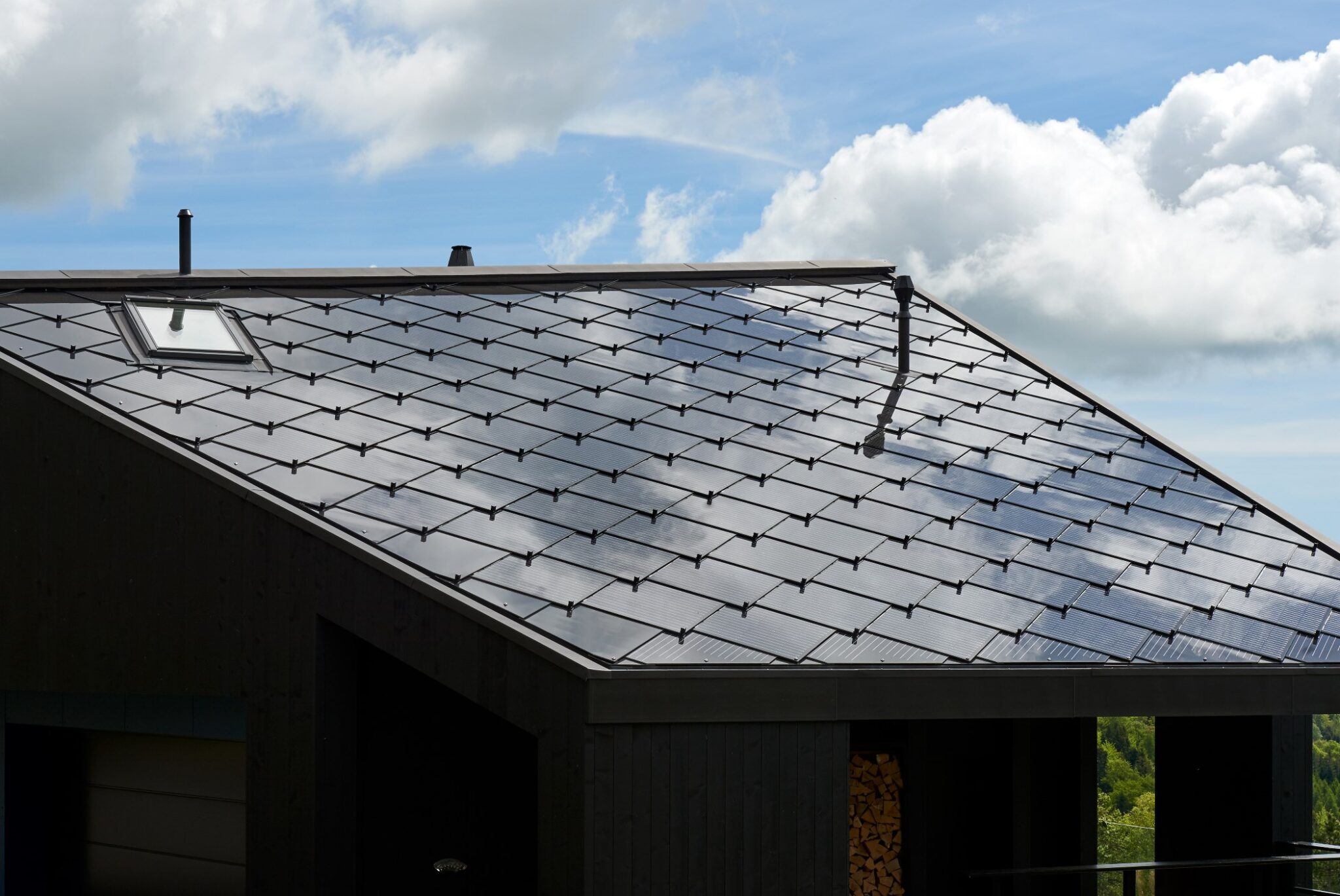 Why anti-glare solar panels are essential for modern building projects ...